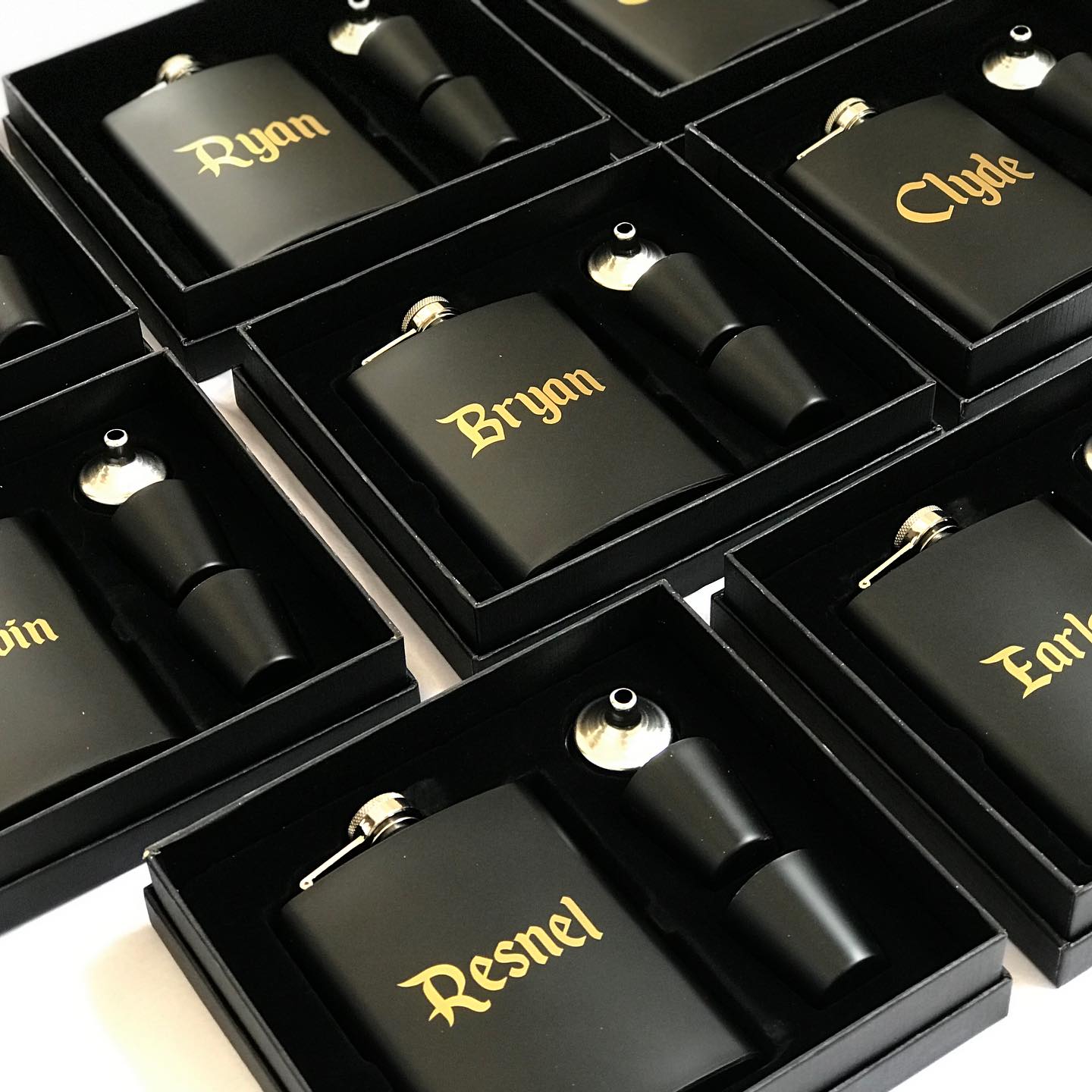 Whiskey Flask Set (Vinyl)